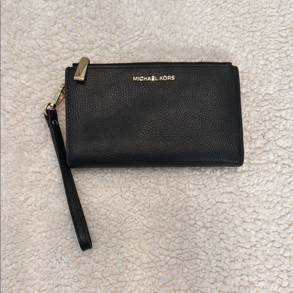 Michael Kors | Accessories | Michael Kors Black And Gold Key Card ...